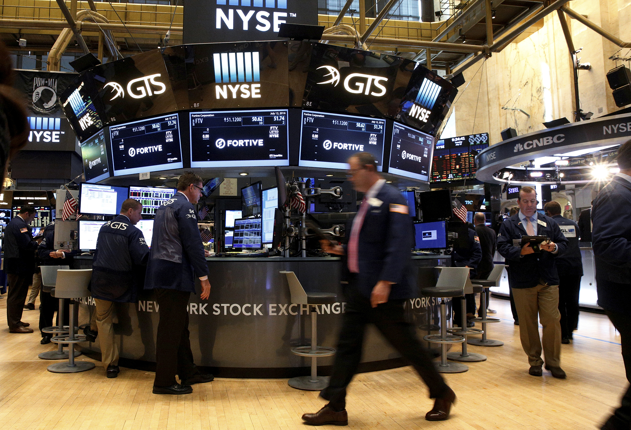Why the Social Security Trust Fund Should Invest in Stocks | Money